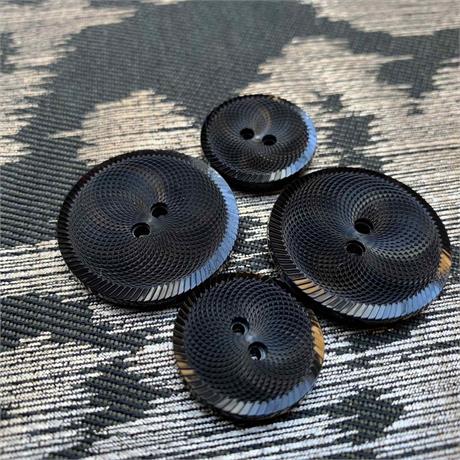 Italian 2-Hole Lenticular Effect Button